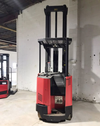 Raymond forklift EASI R30TT reach stand-up » Forklift Plus