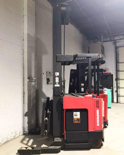 Raymond forklift EASI R30TT reach stand-up » Forklift Plus