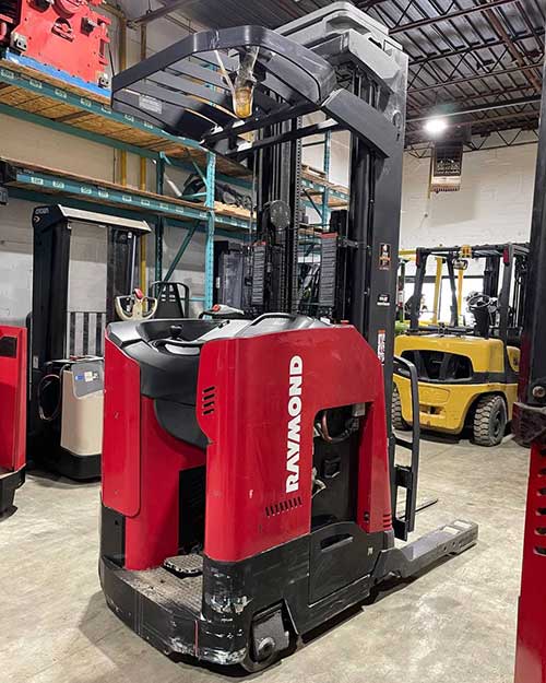 Chariot élévateur Deep-Reach Raymond 740 DR32-TT