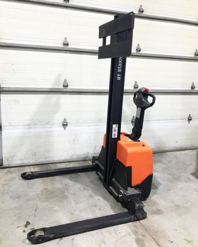 Electric BT STAXIO HWE100S Straddle Stacker » Forklift Plus