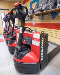 Raymond 8210 electric pallet truck 4500 lbs » Forklift Plus
