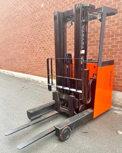 Electric forklift Raymond EASI-R35TT reach 3500 lbs - FORKLIFT PLUS
