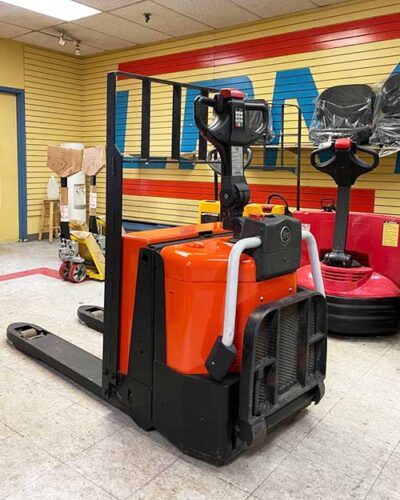 Electric platform pallet truck BT LPE200/8 » Forklift Plus
