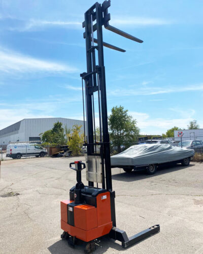Electric BT LST1350/11 Straddle Stacker » Forklift Plus