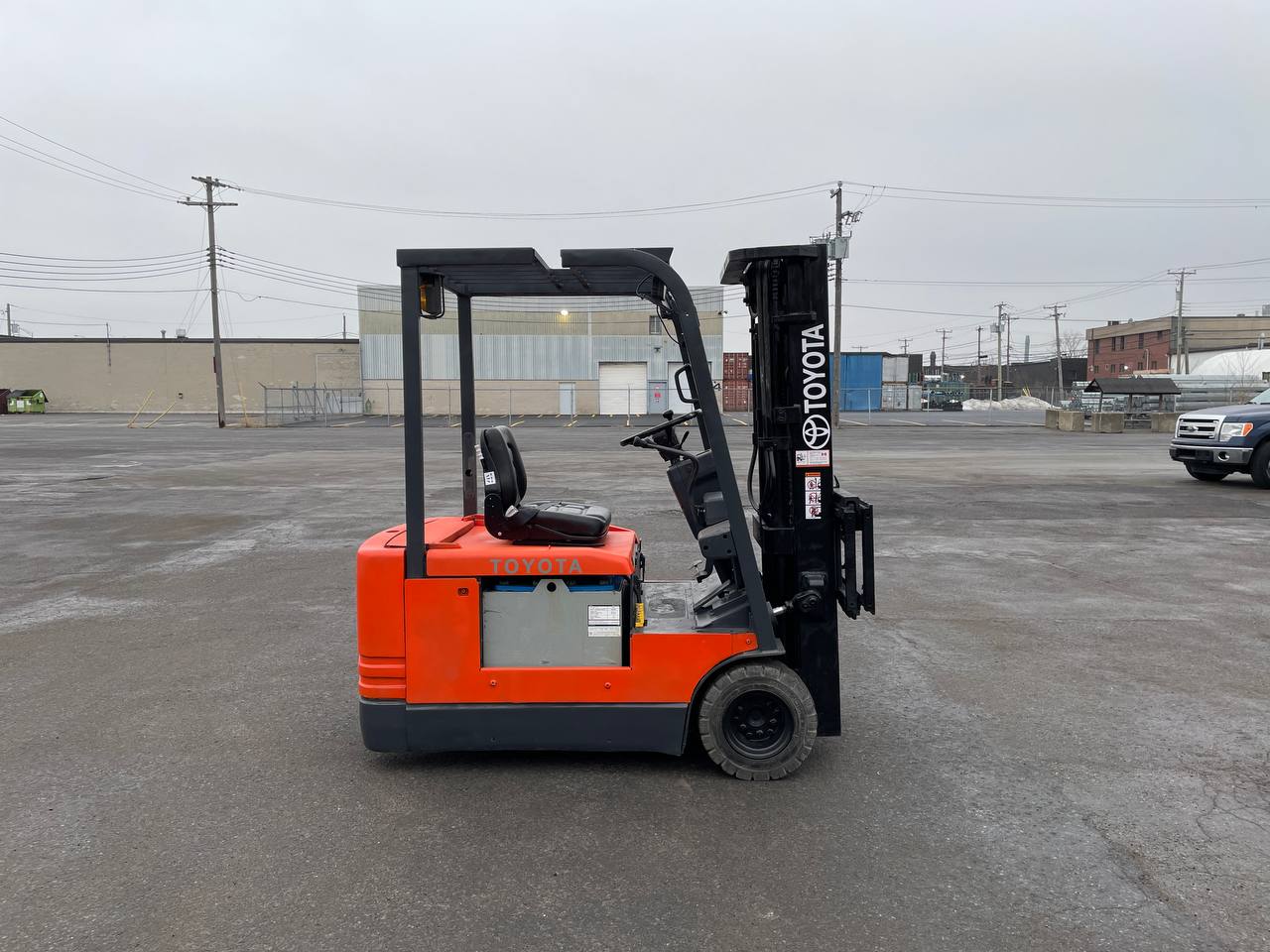 Toyota Forklift 5FBE18 electric 3 wheels 3500 lbs » Forklift Plus